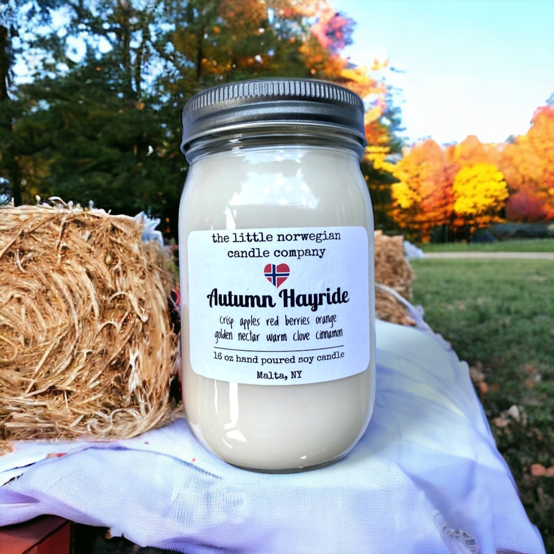 Autumn Hayride – the little norwegian candle company